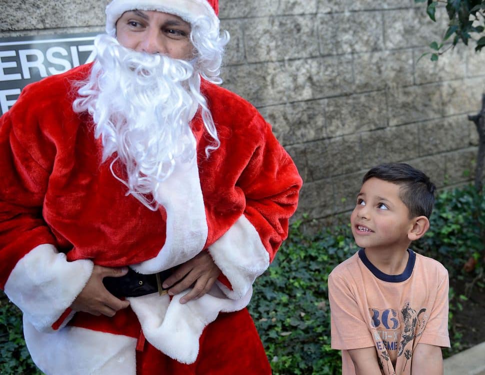 Hood Santa to shower kids with thousands of gifts on Christmas Eve ...