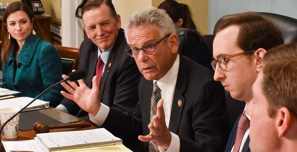 Wife of LB congressman sold Boeing stock a day before his committee ...