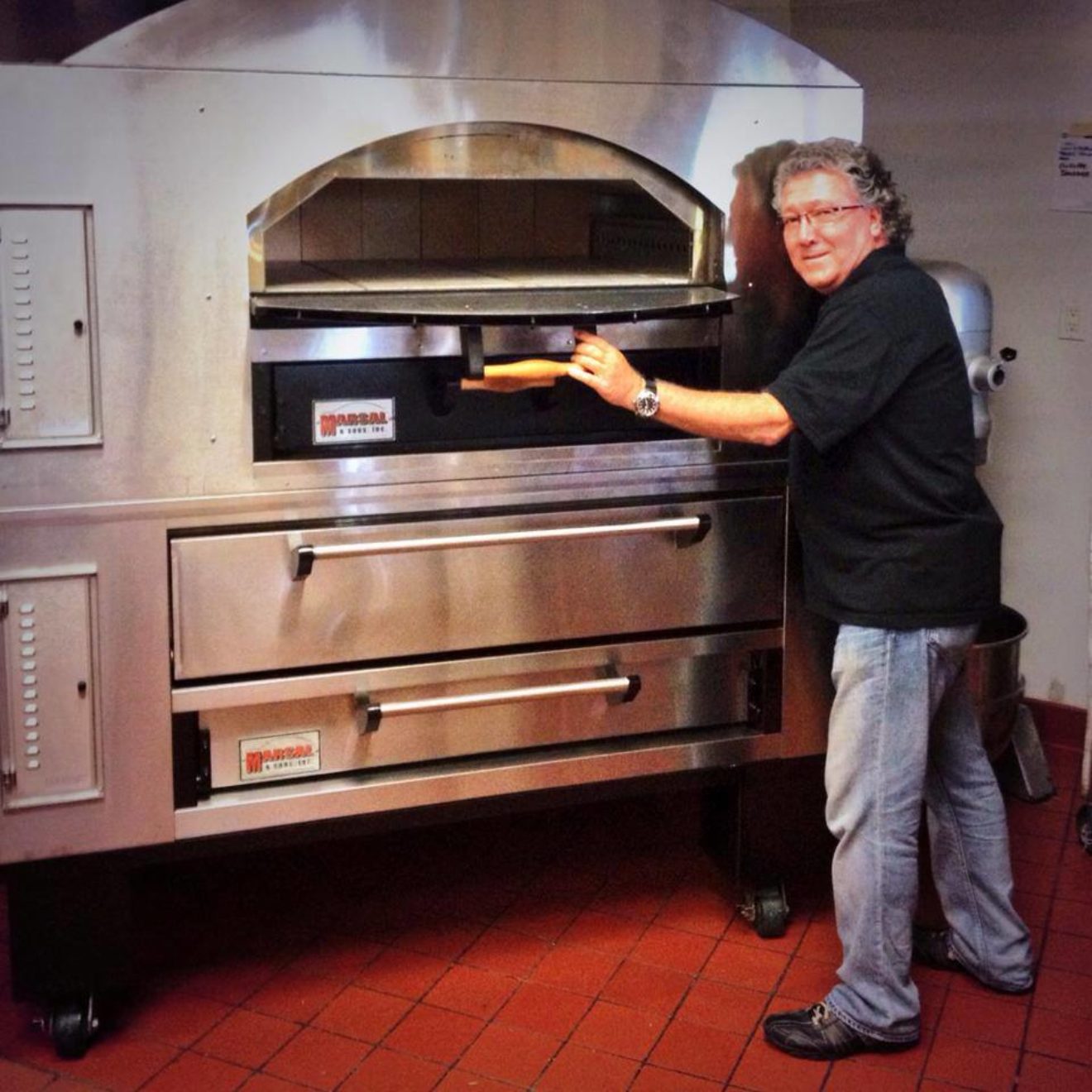 Joe Picarelli, popular restaurateur, dies at 65 • the Hi-lo