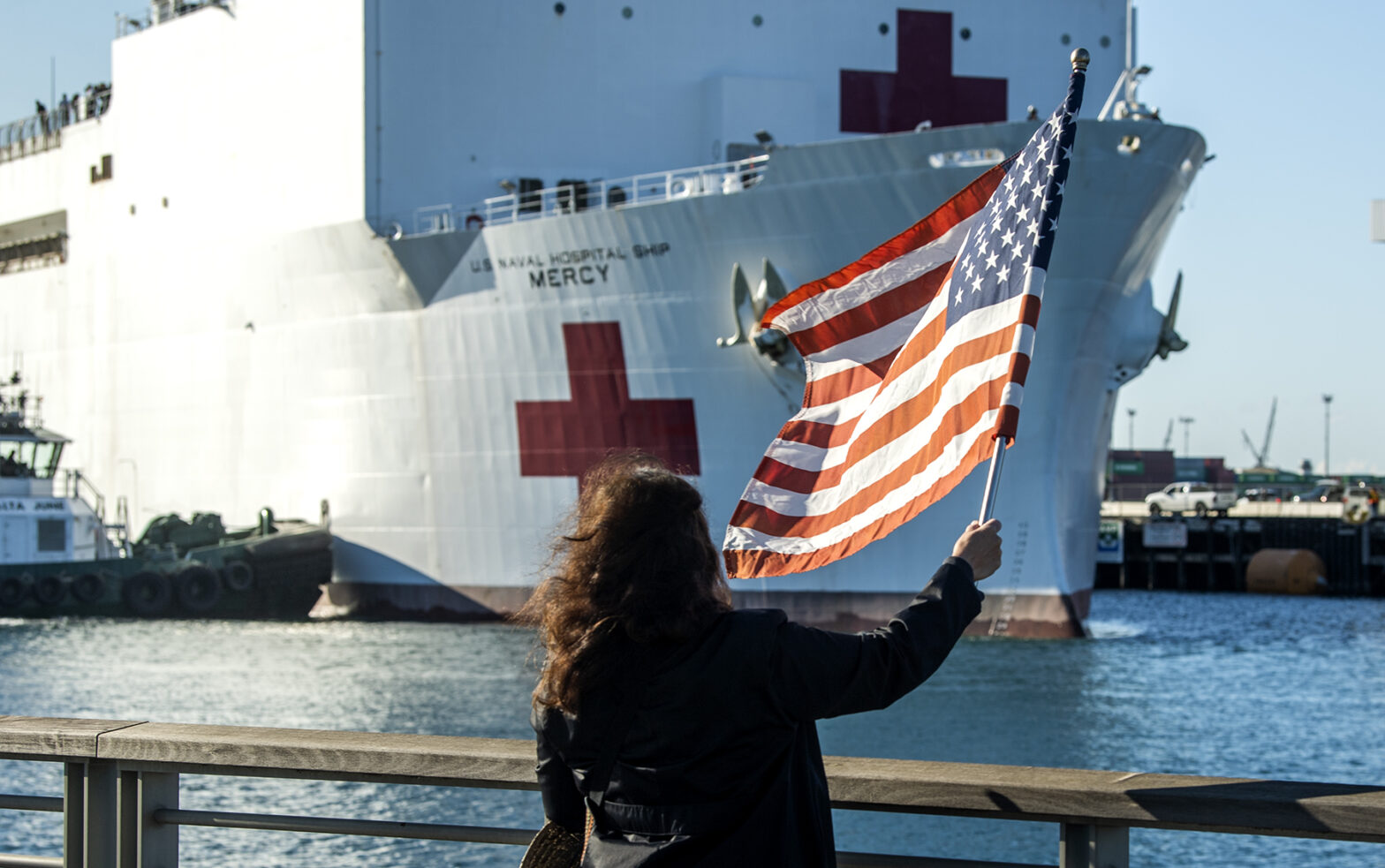 VIDEO/PICTURES: Massive hospital ship, the USNS Mercy, arrives at the ...