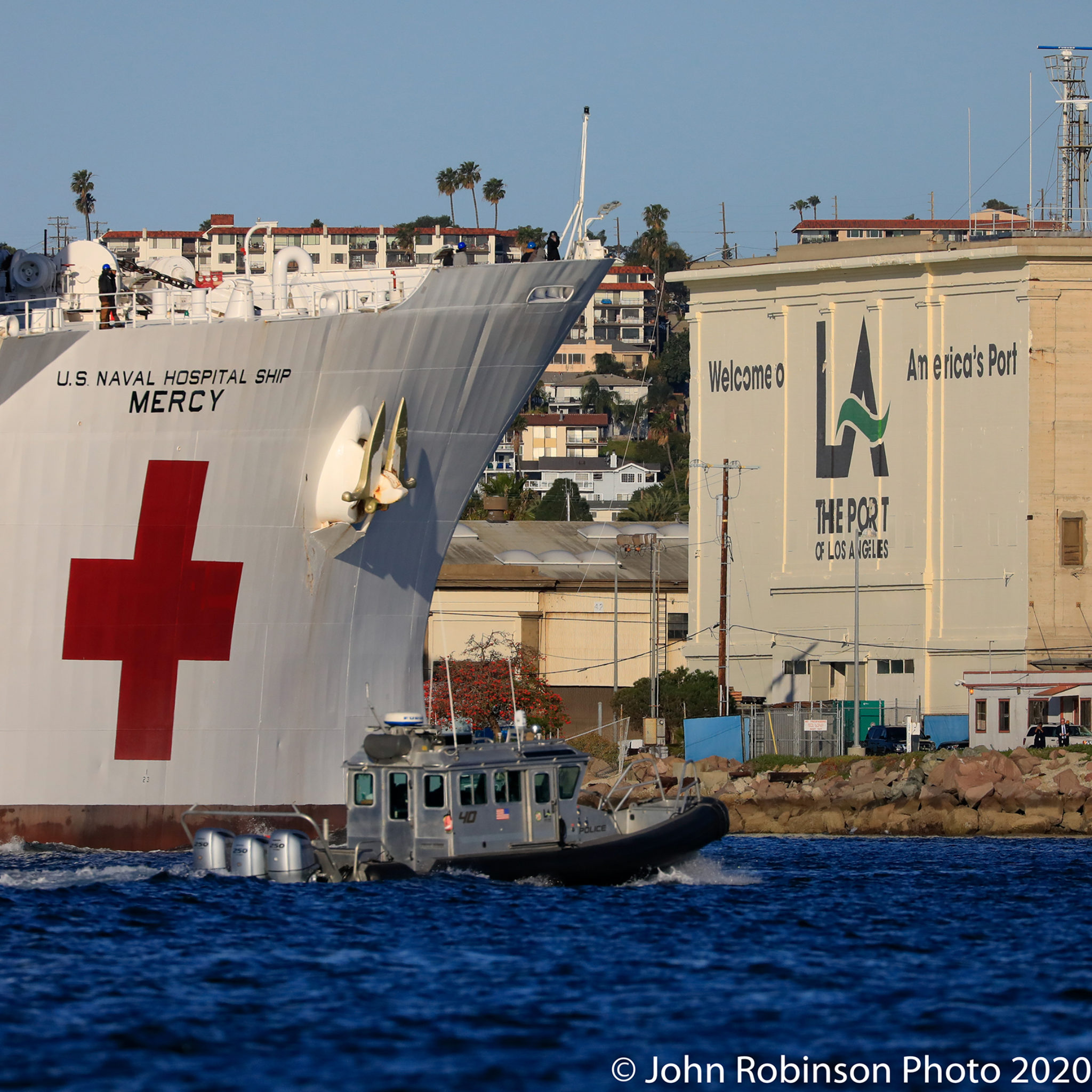 VIDEO/PICTURES: Massive hospital ship, the USNS Mercy, arrives at the ...