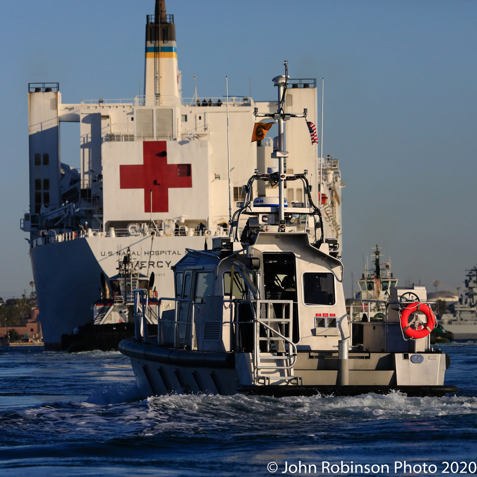 VIDEO/PICTURES: Massive hospital ship, the USNS Mercy, arrives at the ...
