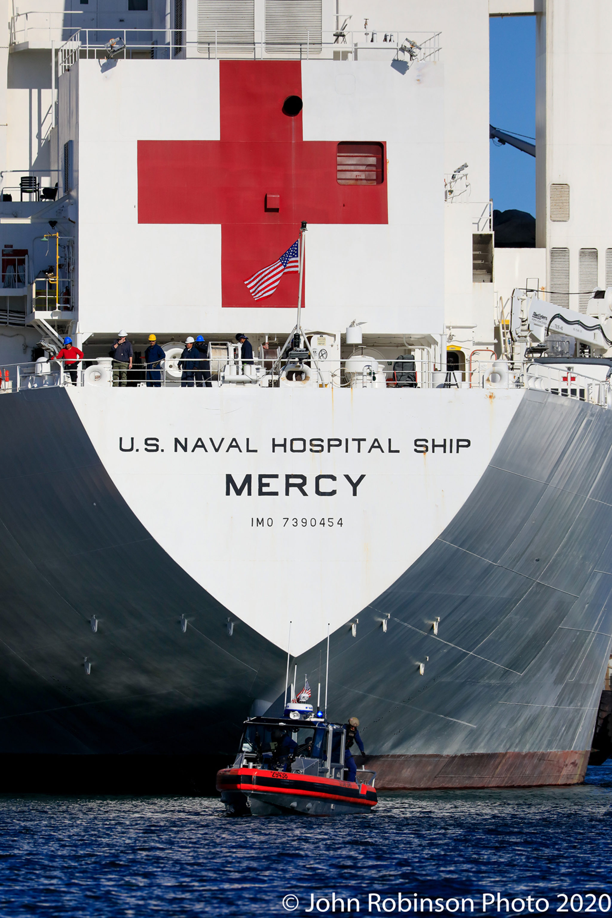 VIDEO/PICTURES: Massive hospital ship, the USNS Mercy, arrives at the ...
