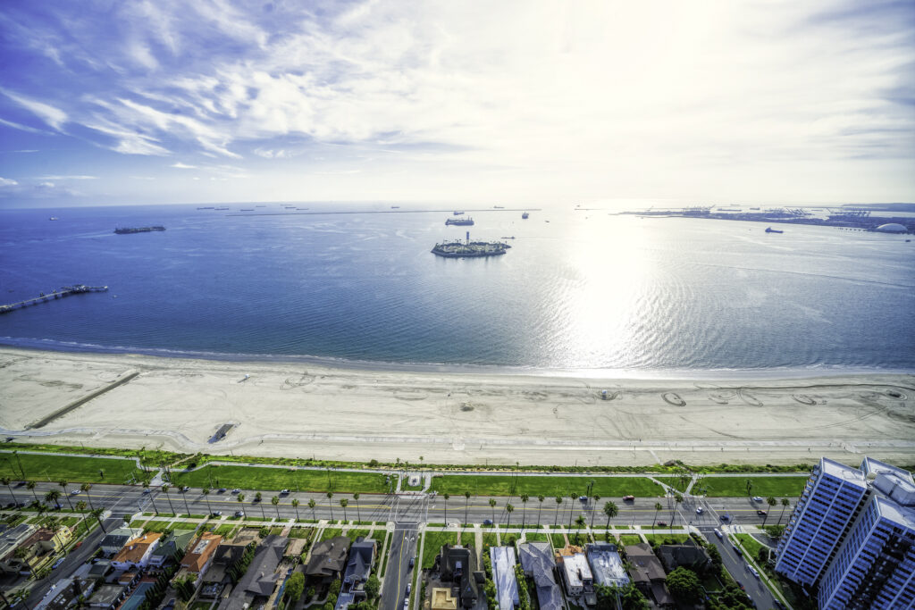 Hot weather meant crowded beaches this weekend, but not in Long Beach ...