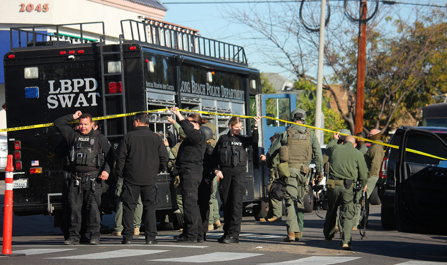 Police tear-gas man who smashed neighbors' windows, started fire in his ...