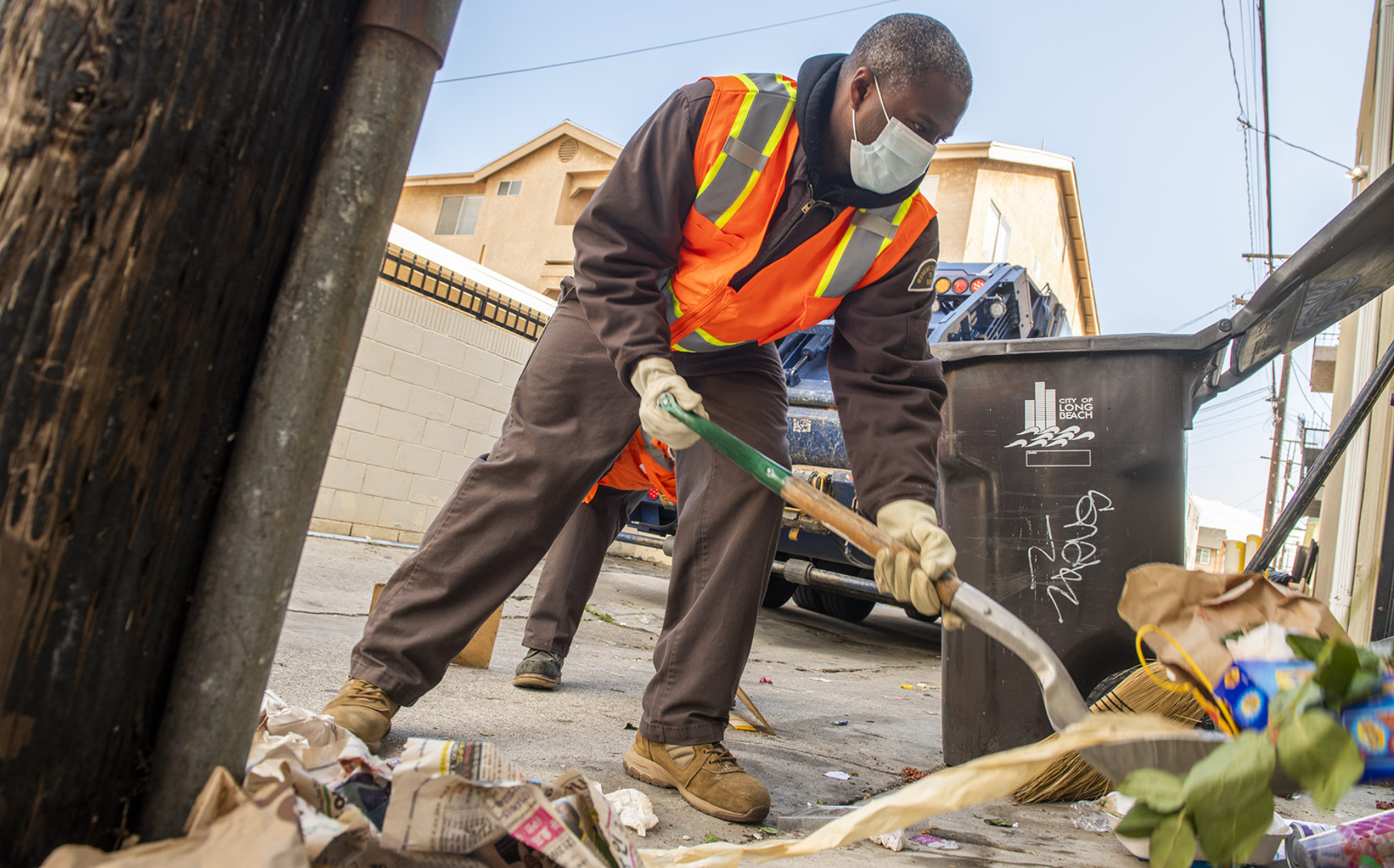 Buried in trash from the COVID-19 pandemic, Long Beach refuse workers ...