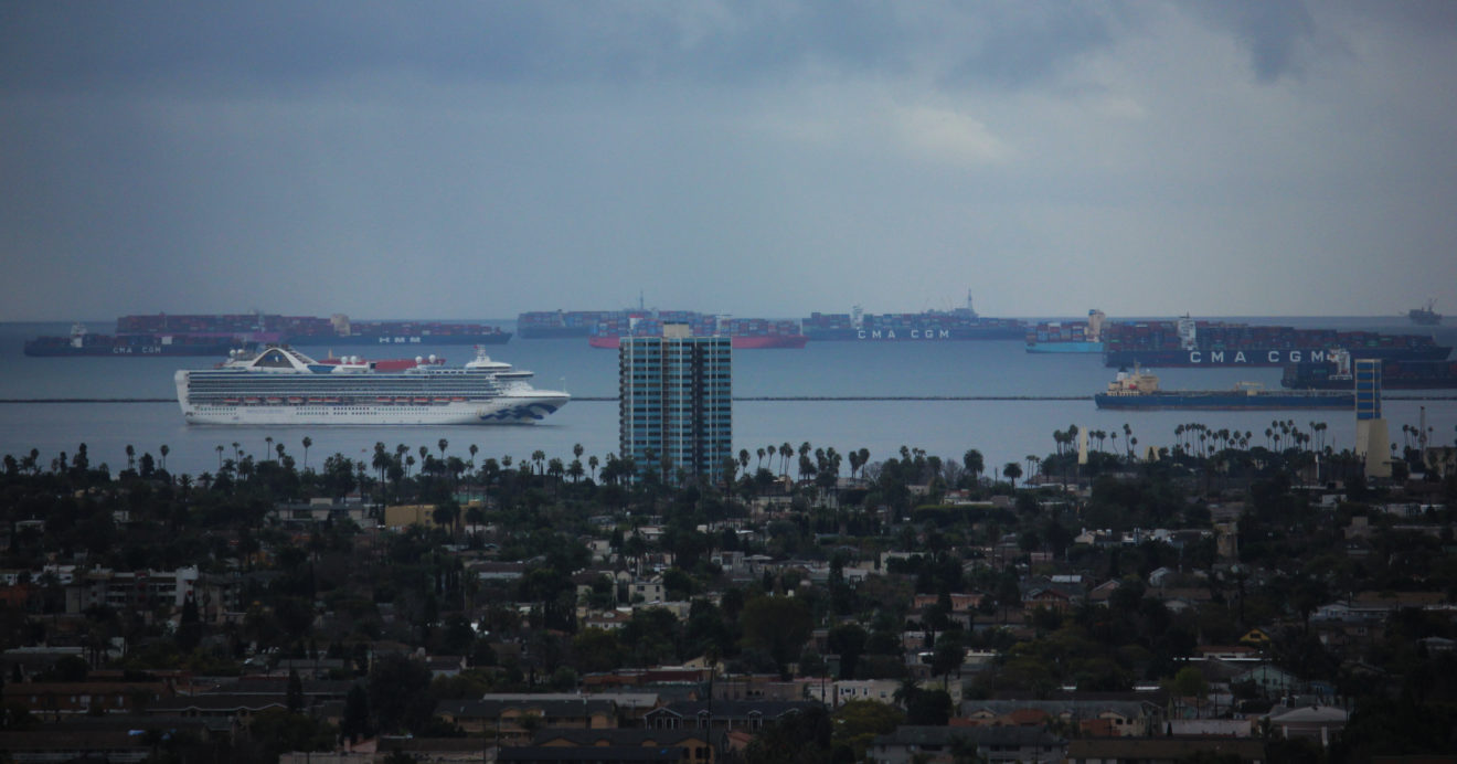 Why ships keep stacking up off the coast of Long Beach • Long Beach ...