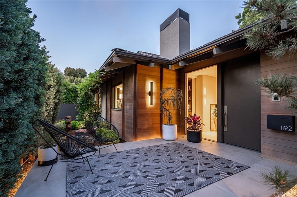 Restaurateur Carl Dene sells his Kenneth S. Wing-designed home, listed ...