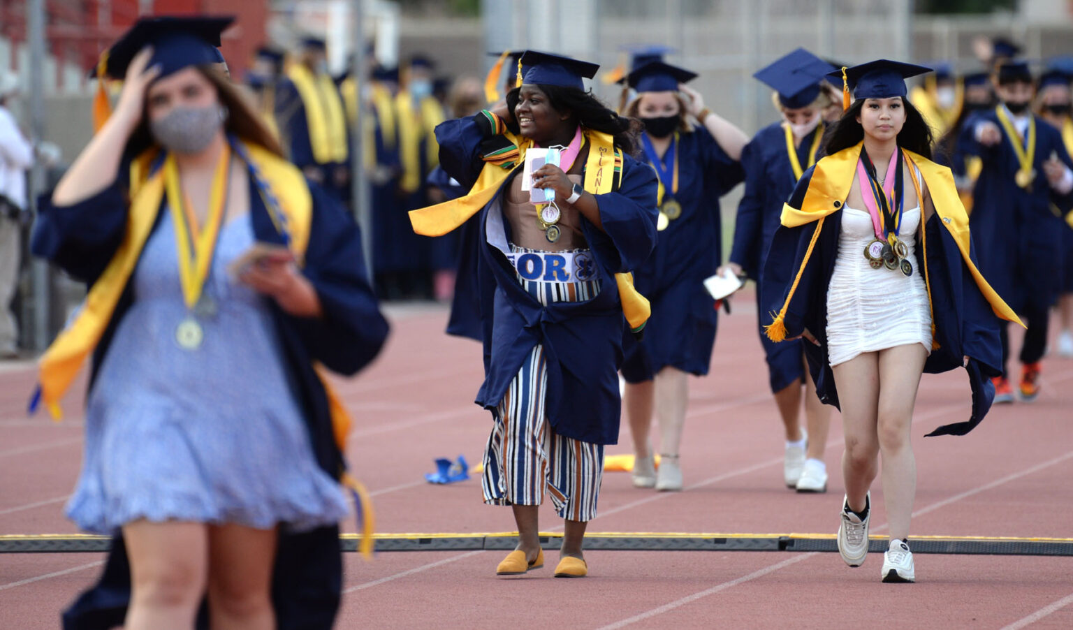 IN PICTURES: After difficult year, 847 students graduate from Millikan ...