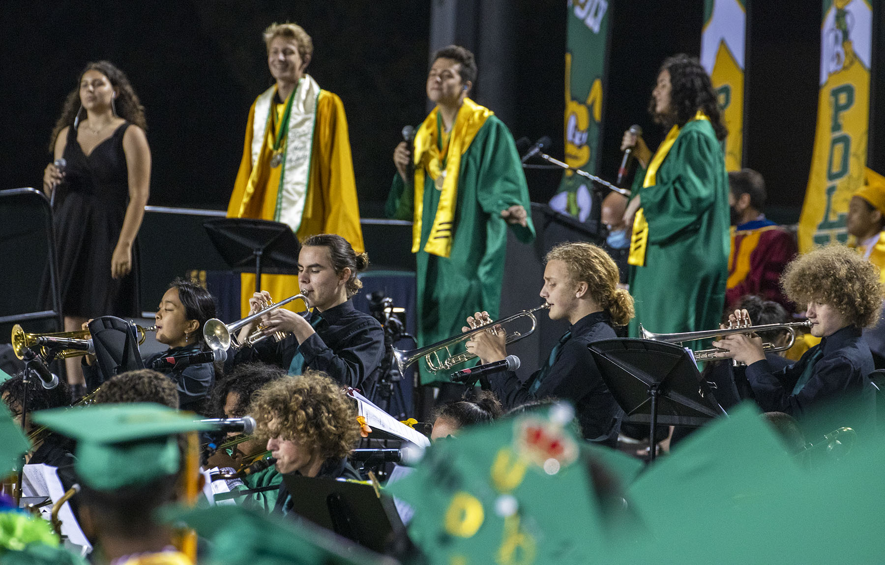 IN PICTURES: Long Beach Poly celebrates its 915 graduating seniors ...