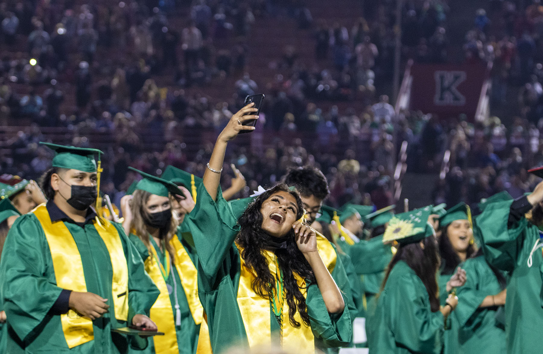 IN PICTURES: Long Beach Poly celebrates its 915 graduating seniors ...