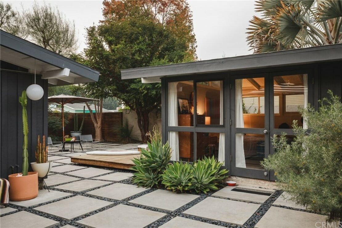 Comparing apples (Cliff May Ranchos) and oranges (Spanish-Revival ...