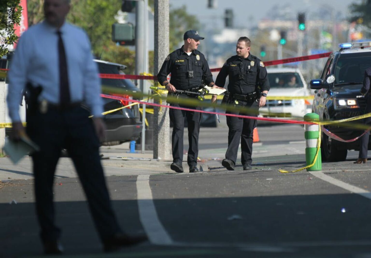 1 dead, 3 hurt in unprovoked stabbings, LBPD says; video shows knife ...