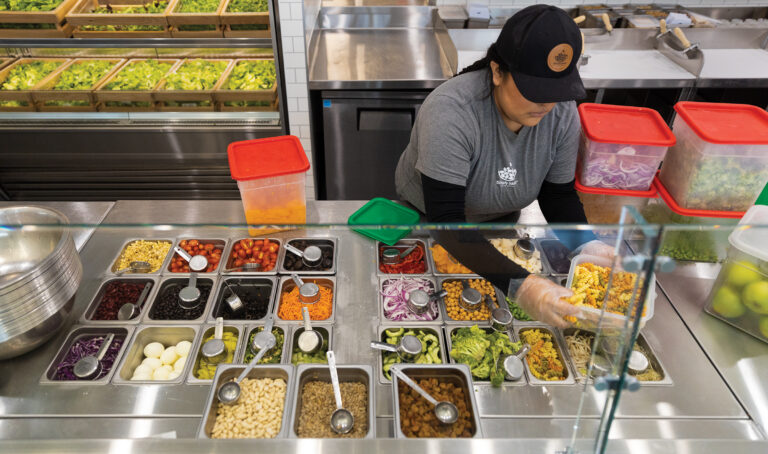 Simply Salad opens in Long Beach, and the ‘salad wars’ are about to ...