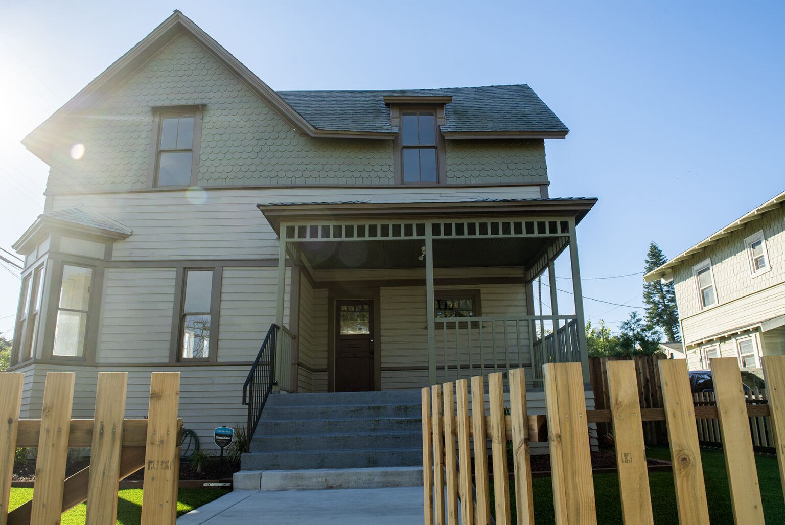 A house older than the city moves to start a new life in Drake Park ...
