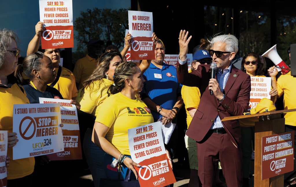 Workers protest ‘grocery monopoly’ merger of Kroger and Albertsons ...
