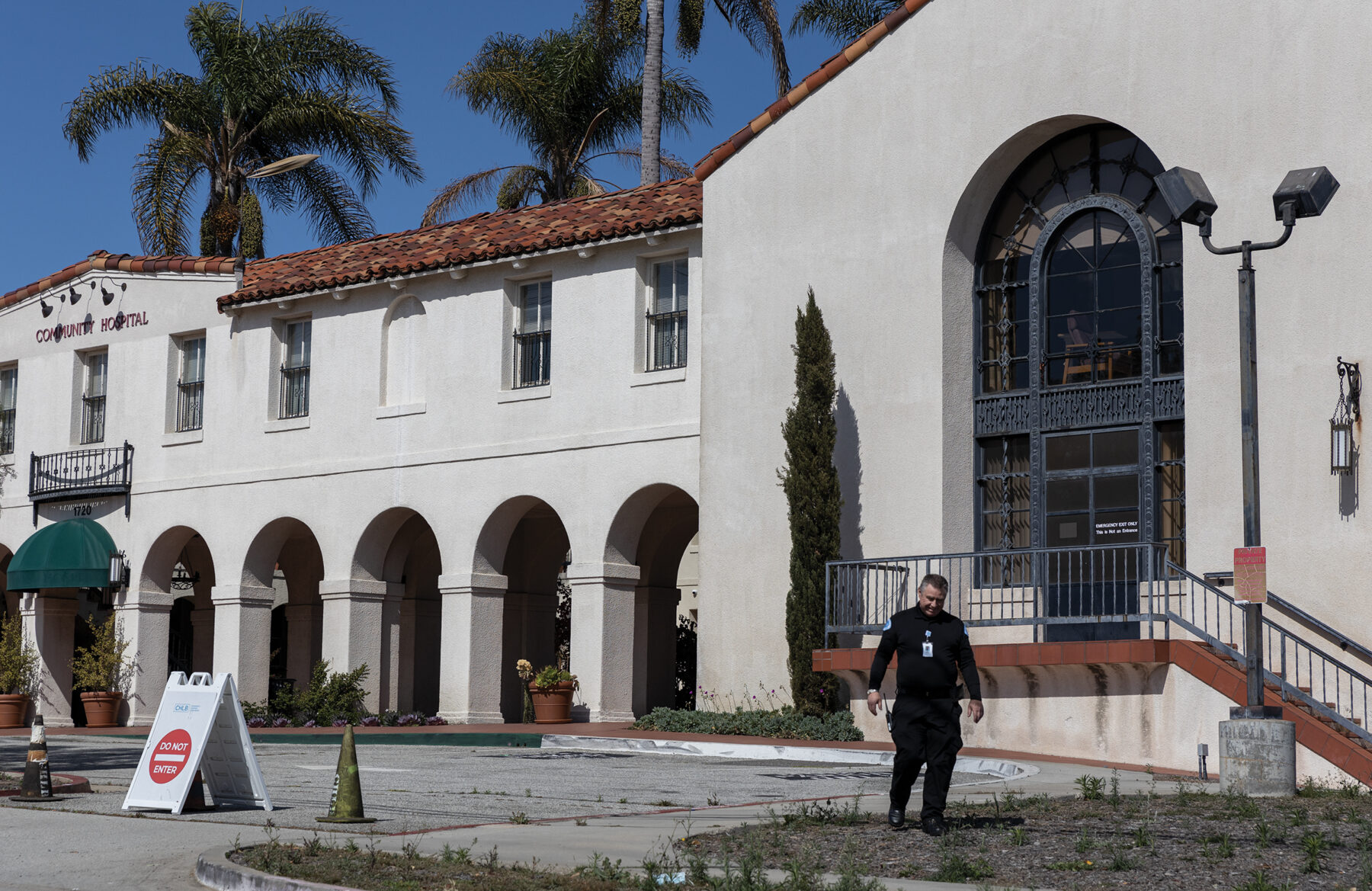 Long Beach will extend winter homeless shelter at Community Hospital ...