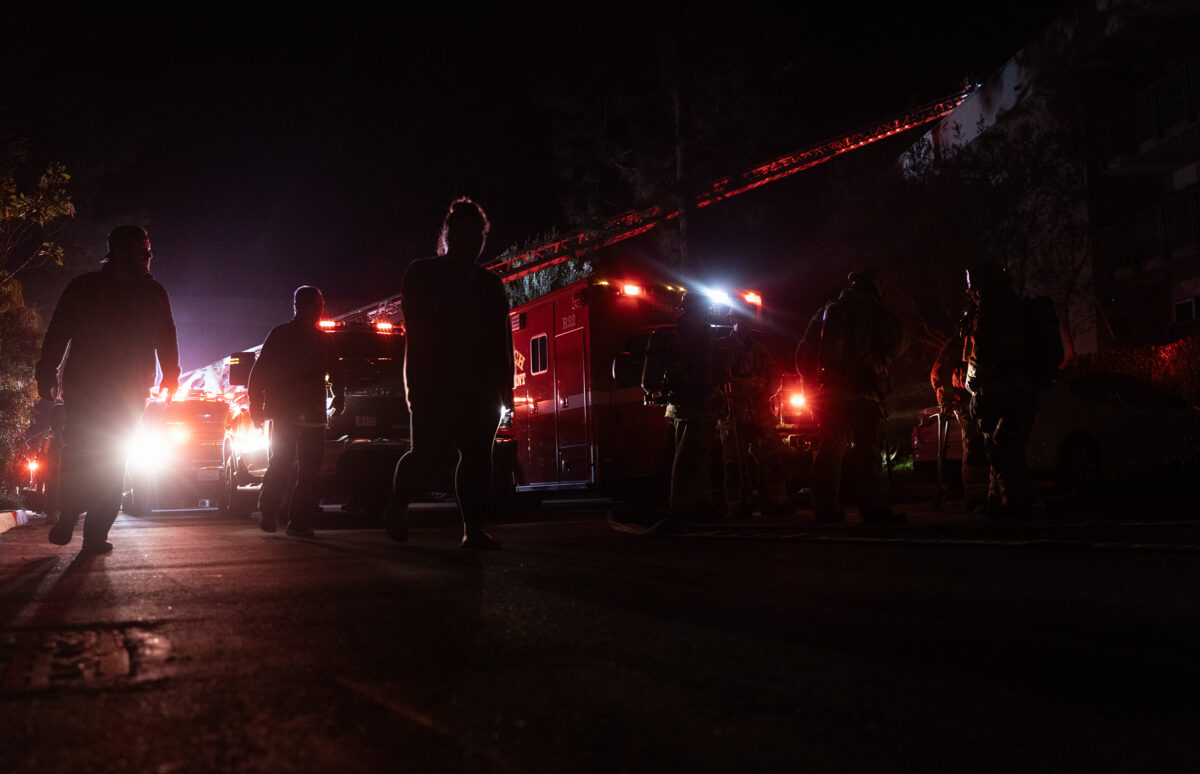 Firefighters battle large blaze at Long Beach condo complex, rescue ...