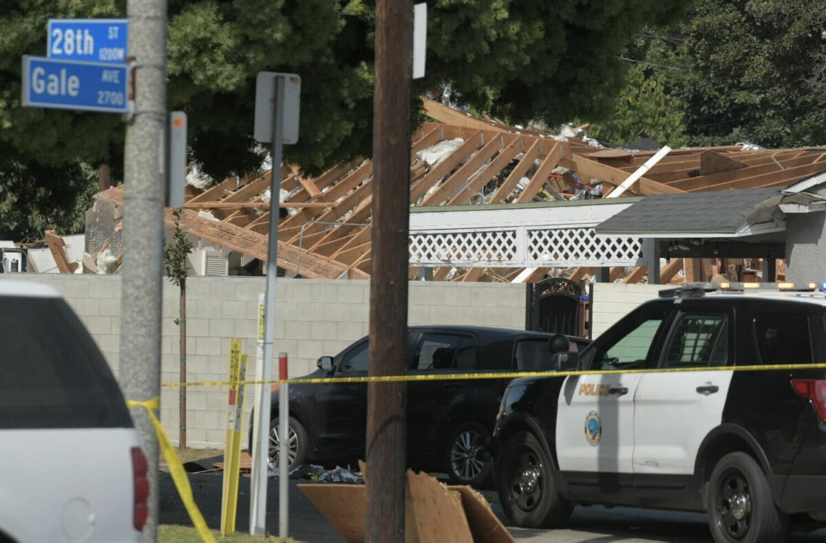 Back house 'completely destroyed' by explosion in West Long Beach, fire ...