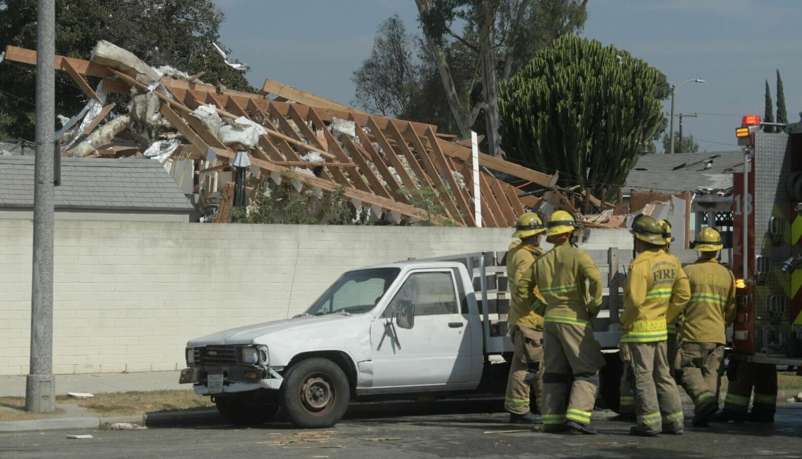 Back house 'completely destroyed' by explosion in West Long Beach, fire ...