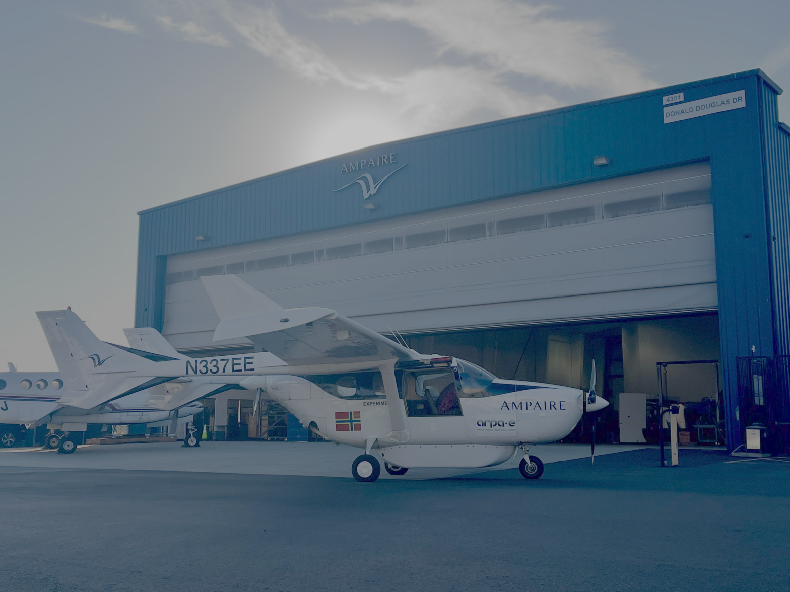 An experimental hybrid-electric plane just landed at Long Beach Airport ...