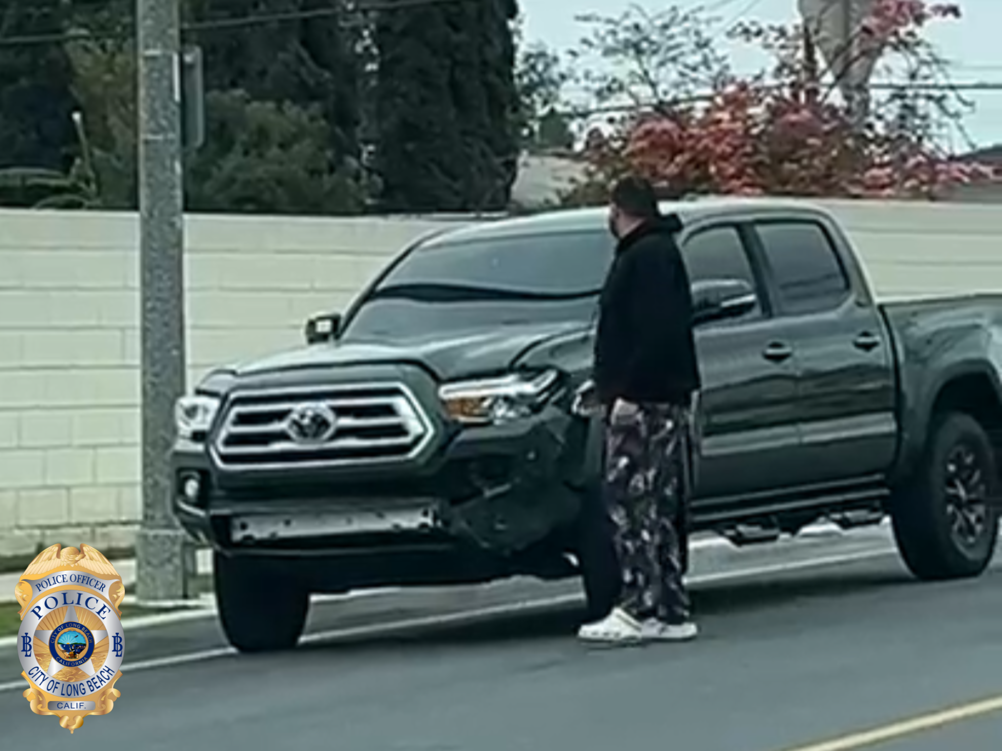 Police look for hit-and-run driver who checked the damage to his truck ...