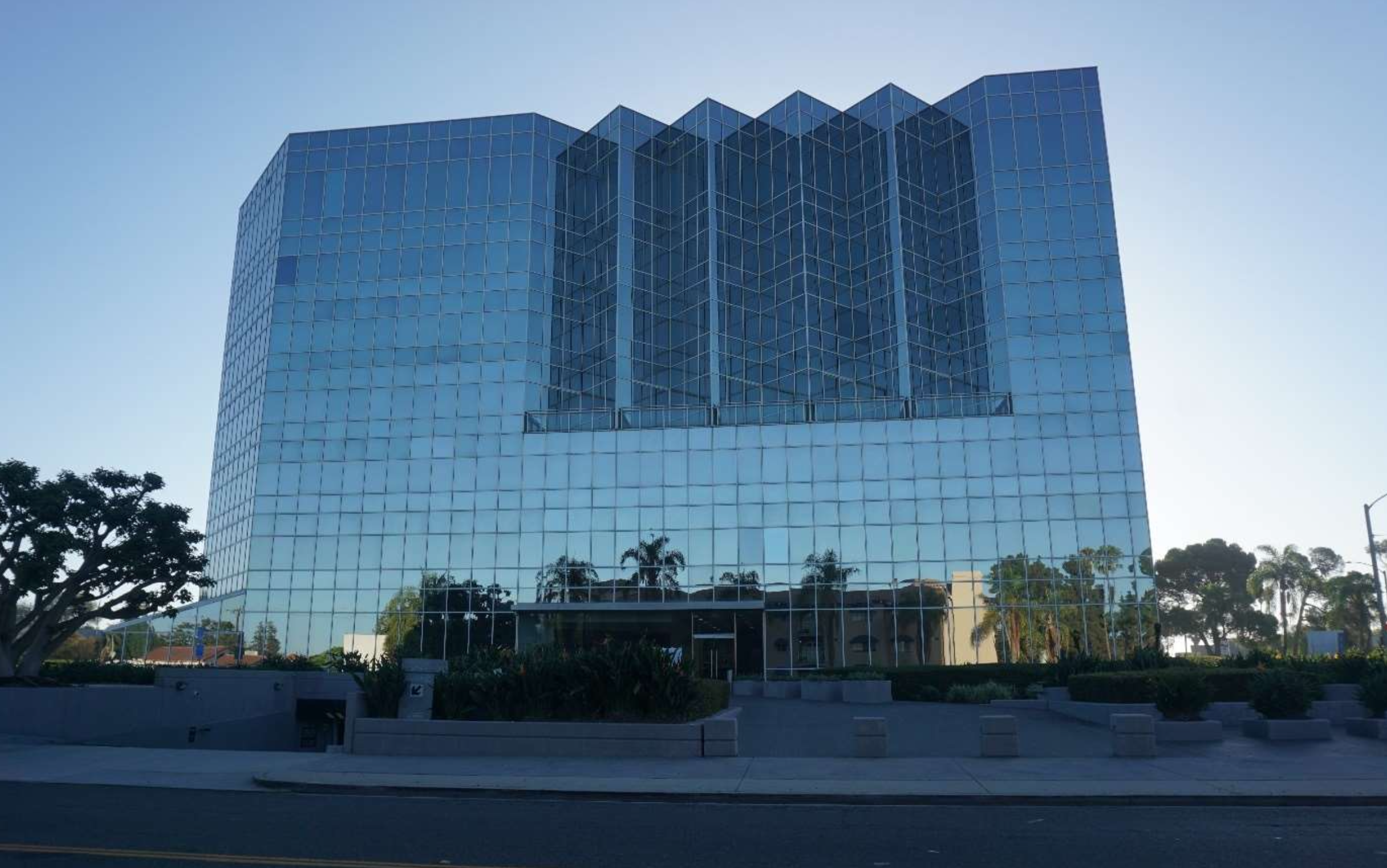 Planning Commission gives OK to convert mostly vacant office tower into ...