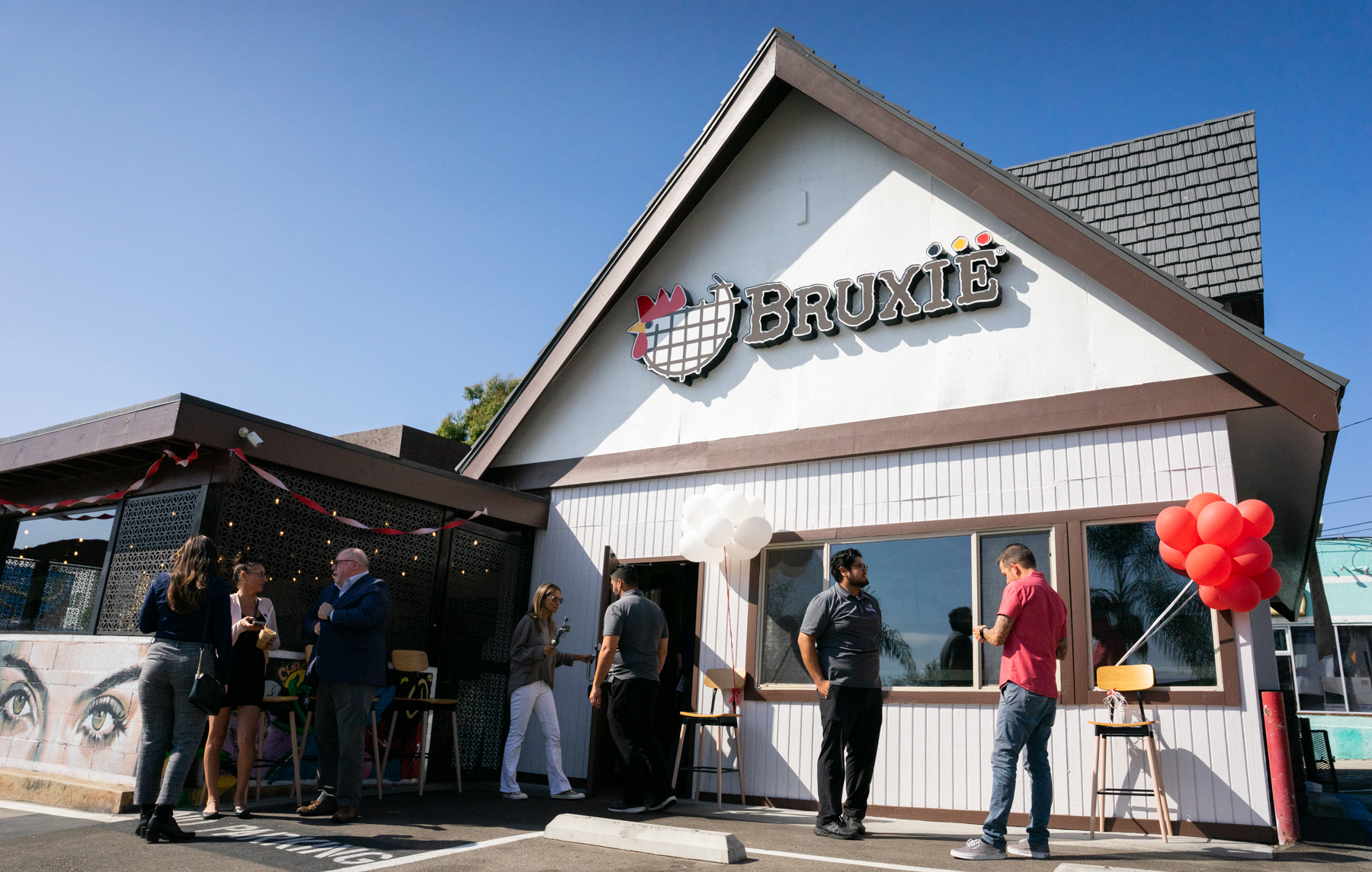 Bruxie chicken and waffle shop opens in Long Beach • the Hi-lo