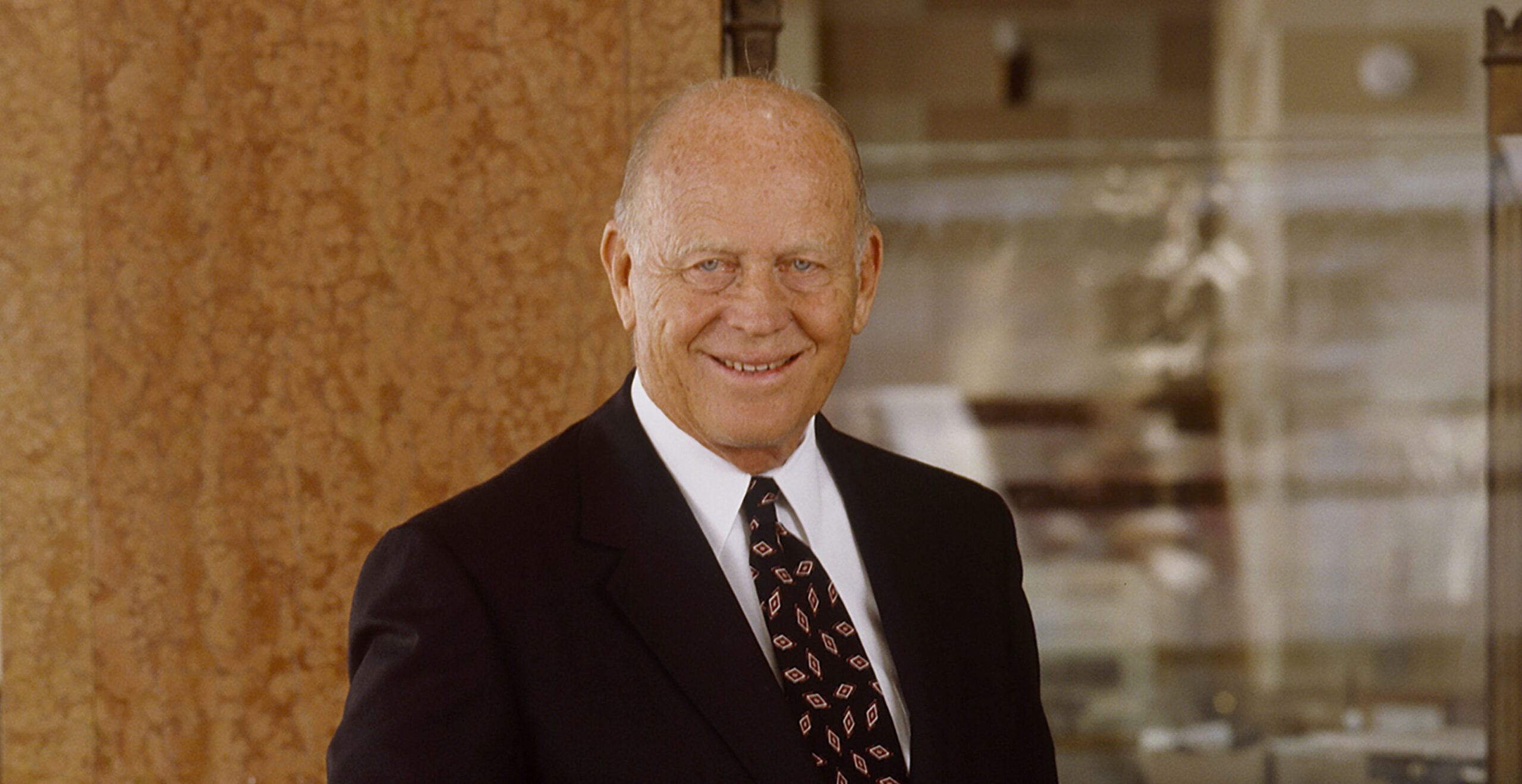 Kenneth Walker, influential banker who led Farmers & Merchants Bank ...